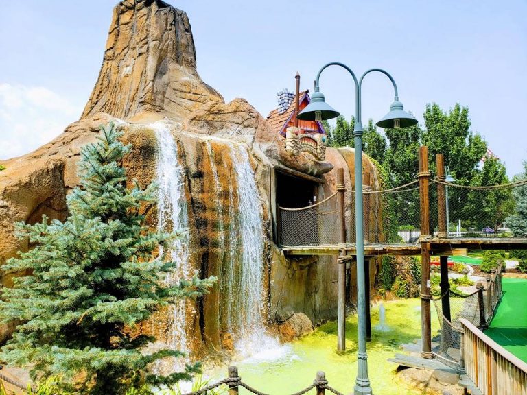Family Fun in Utah - The 5 Best Mini Golf Locations - Seven Slopes